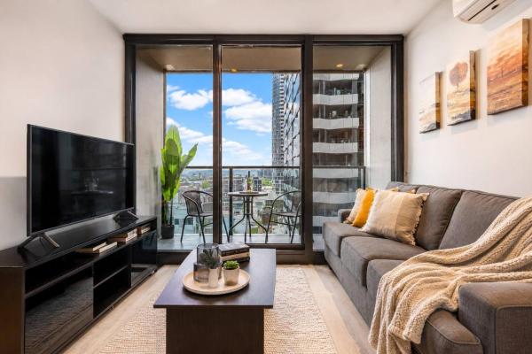 Eq Tower 2br With Rooftop Garden, Pool & Gym In The Heart Of Melbourne Cbd - Williamstown