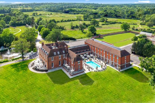 West Court Retreat - Bracknell