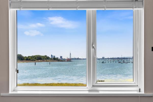 3br Luxury Chic Spacious House With Private Parking Summer Special Offer By Blue Puffin Stays - Portsmouth
