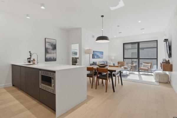 Alpine Crest - 2 Bedroom Condo | Roof Top Hot Tub - Revelstoke