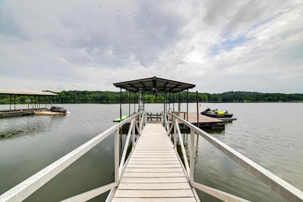 Hot Tub, Dock & Views: Waterfront Home In Cadiz! - Kentucky
