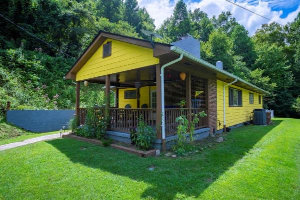Slay The Dragon Dragon's Lair Cabin In Robbinsville, North Carolina W Creek - Chilhowee Lake, TN