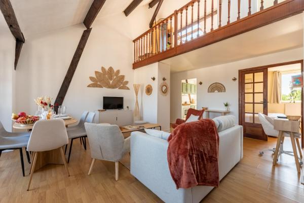 Duplex De Charme Dans Un Cloître Historique Parking Privé - Rouen