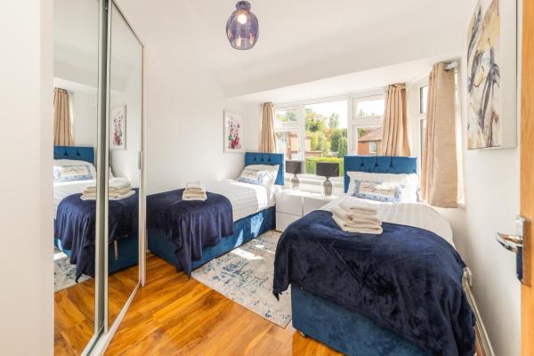 4 Beds Free Parking Fully Equipped Home - Reading