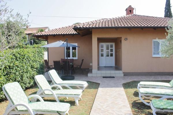 Holiday House With A Parking Space Basanija, Umag - 27221 - Umag