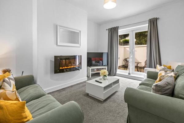 Spacious 3br Home 15 Mins To Manchester - Bolton