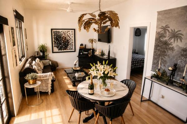 Ebony & Ivory Villa - Nelson Bay