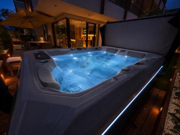 Salvatorehomes - Casa Sabina - Ultra Luxury In The Centre Of Bardolino With Private Jacuzzi & Infinity Pool - A 5 Star Luxury Collection At Lake Garda - Bardolino