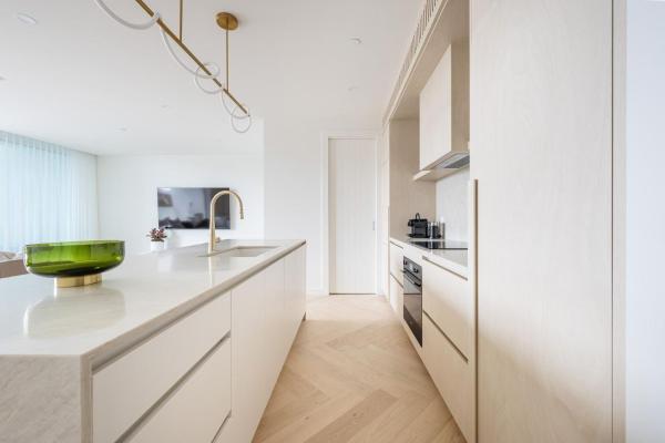 Dromana Beach Suites - 102 - Red Hill