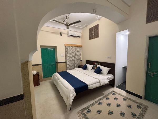 Devi Kusum-since 1923 - Jaipur