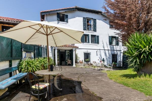 Casa Con Espectacular Jardín Privado - Isla