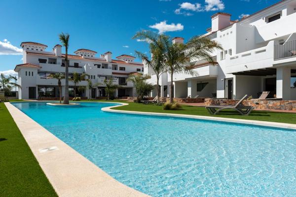 Designer Apartment For 6 With Patio, Pool, And Workstation - Los Alcázares
