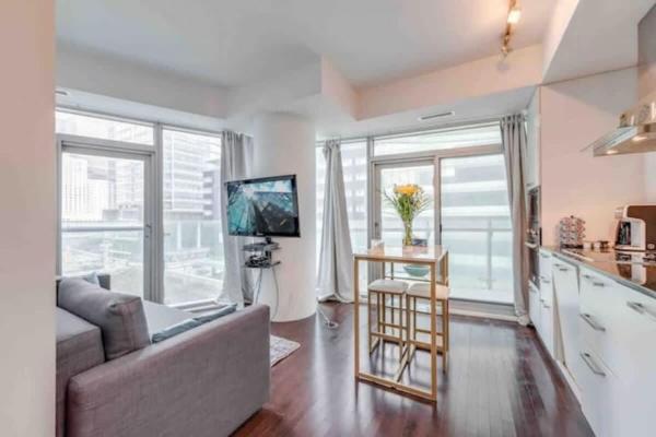 Pristine 1br Apt In Dwtn Toronto Near Cn Tower - Toronto