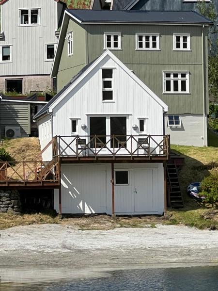 Cottage By The Waterfront - Färöer