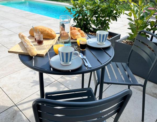 Jade Air-conditioned Suite 10 Min Sea, Spa Bath, Pool - Moutiers-les-Mauxfaits
