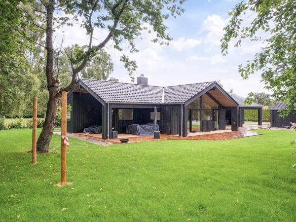 4 Star Holiday Home In Gilleleje - Dinamarca