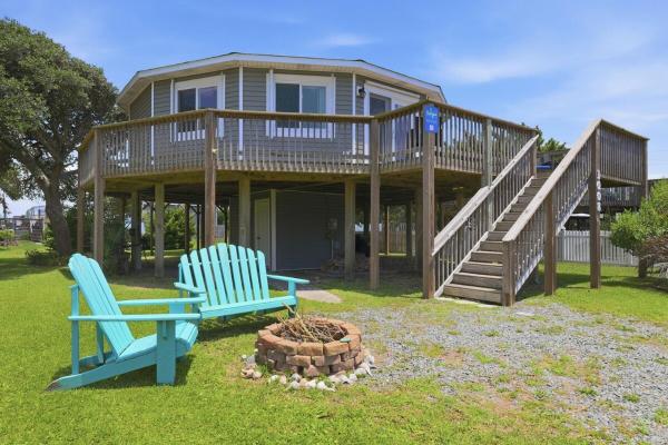 Catching Rays - Walk To Beach, Fire Pit, Dogs Ok - Surf City, NC