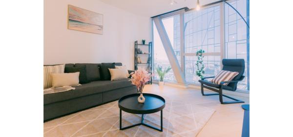Cbd Sky-high Luxury, 2br Apt With Pool And Gym - Williamstown