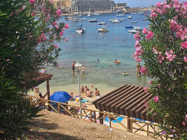 ТHree Bedroom House "Tea" -With Garage Close To The Sea -Sliema - Malta