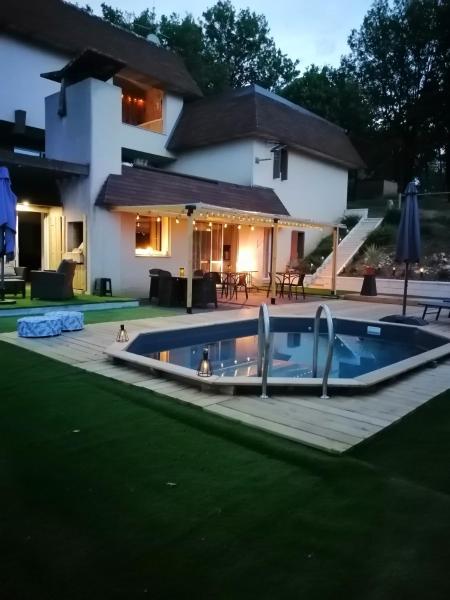 Lapausedegout Piscine Chambres Climatisées Terrasse Table D'hôtes - Vallée de la Loire
