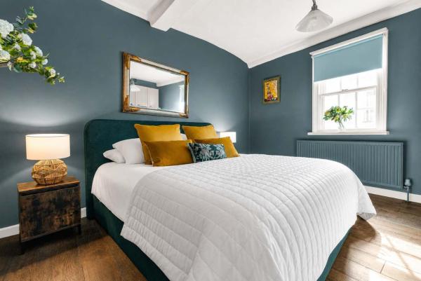 Stunning 4-bed Hertford Townhouse Sleeps 8 - Stevenage