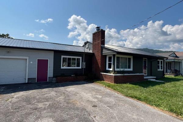 Spacious Renovated Ranch Retreat - Tackett Creek - Cumberland Gap, TN