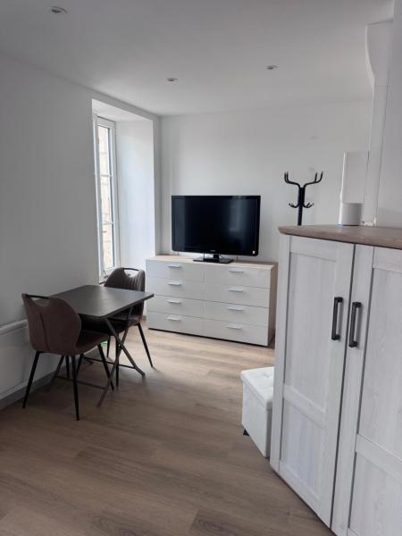 Studio Rénové Au Cœur Du Centre Historique De Saintes - Saintes