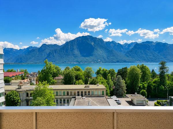 Bright Lake-view Apartment - Montreux