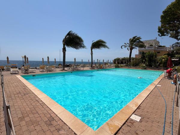 Sea View Apartartment - Swimming P - Car Park - Bikes - Sanremo