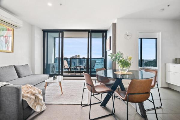 Spencer St Cbd Heatedpoolsaunagymparking - St Kilda