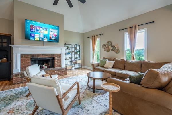 Lakepoint 4br Retreat With Game Room - Cartersville, GA