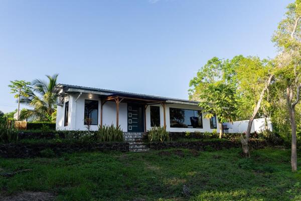Fernando's Bungalow - Galápagos Islands