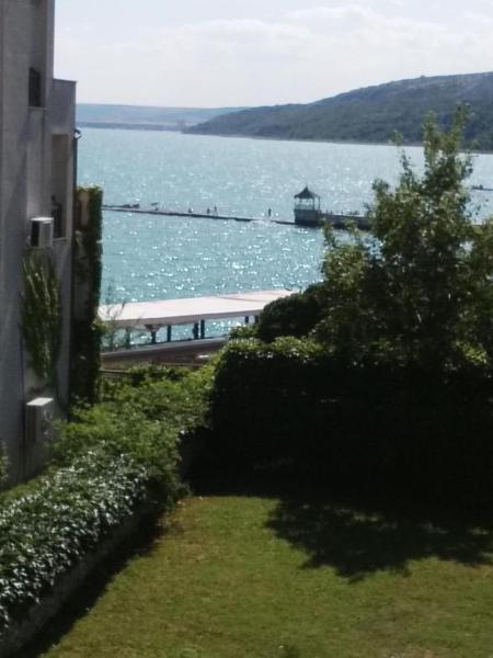 Apartment Sleeps 2 With Pool & Balcony - Balchik