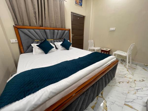 Hotel Grand - 600 Meters From Kaal Bhairav Temple & 700 Meters From Kashi Vishwanath Temple - Varanasi