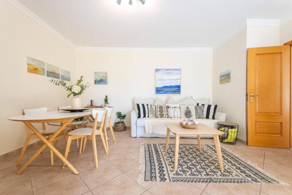 Modern And Charming 1-bedroom Apartment In Santa Luzia - Santa Luzia, Portugal