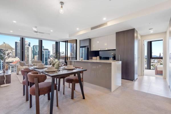 Spire Apartments On Queen Street - Free Car Park - Spring Hill