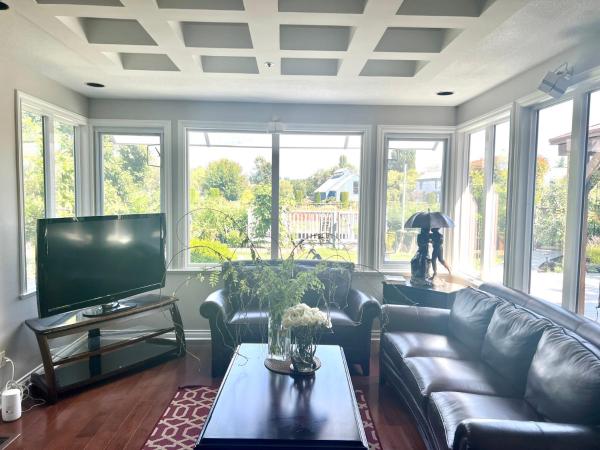 Charming Riverside Villa With Private Dock Near Ubc N Golf N Airport - Vancouver Island