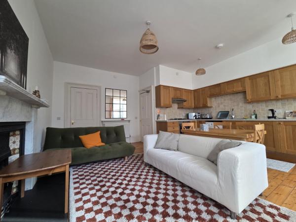 Castle-side Apartment - 