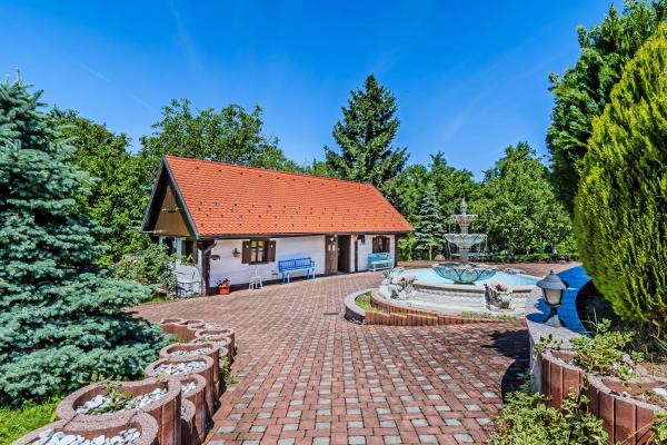 Grandpa's House With Pool - Happy Rentals - Donja Stubica