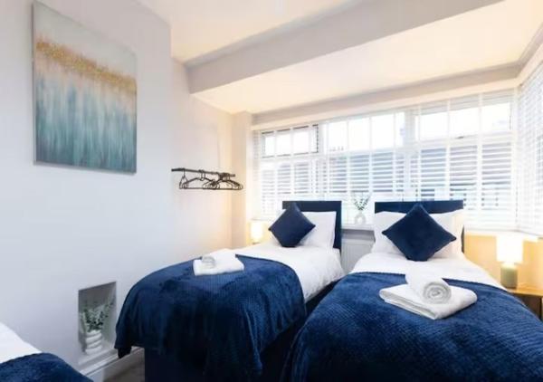 Spacious 4bedroom Home In Leeds Sleeps 10 - Leeds