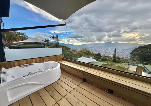 5 Luxury Cabanas , Hot Tubs , Panoramic Views - Medellín