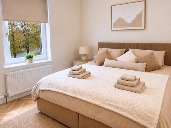 Stylish 3bdr In Glasgow - Sleeps 7 - Parking - Glasgow