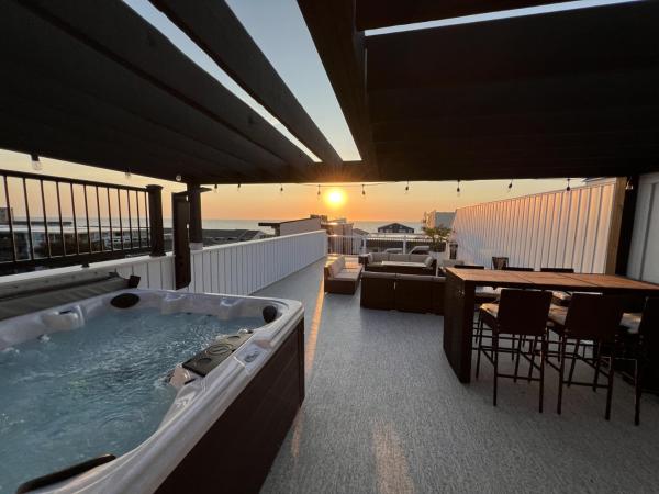 Beach Getaway North - Ocean View Sky Lounge, Hot Tub, Game Room - Ocean City, MD