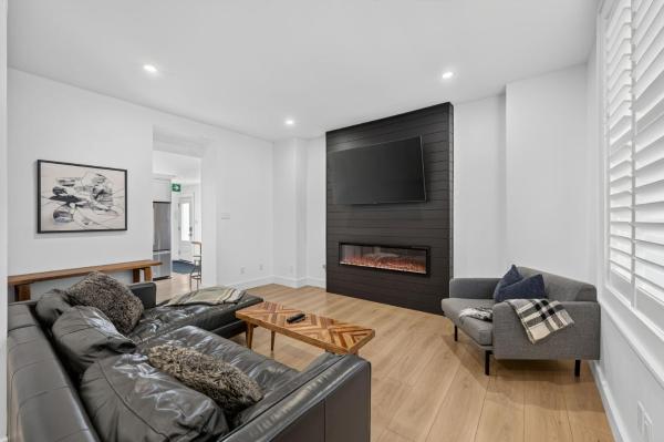 The 1883 Century Flat Suite - Collingwood