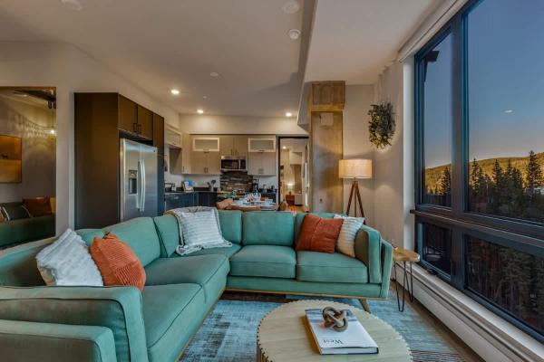 High-end Ski-in Ski-out Luxury Library Room Views - Winter Park