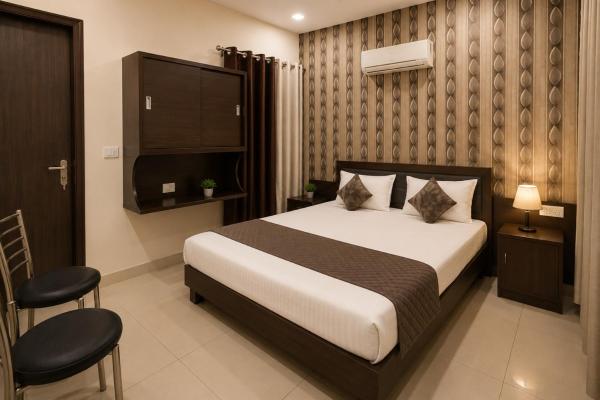 Hotel Devine Opp Jubilee Walk Mall & Near Gurdwara Sohana - Chandigarh