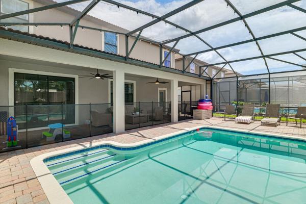 New Remodeled Championsgate Pool Home | 5br/5ba - Davenport, FL