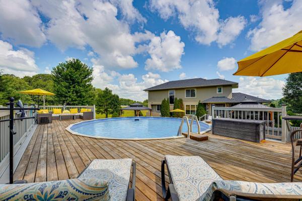 Private Getaway! Massive Springfield Area Home - Springfield, MO
