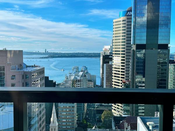 Top Floor Sky Tower & Harbour View 2br Apartment - Auckland