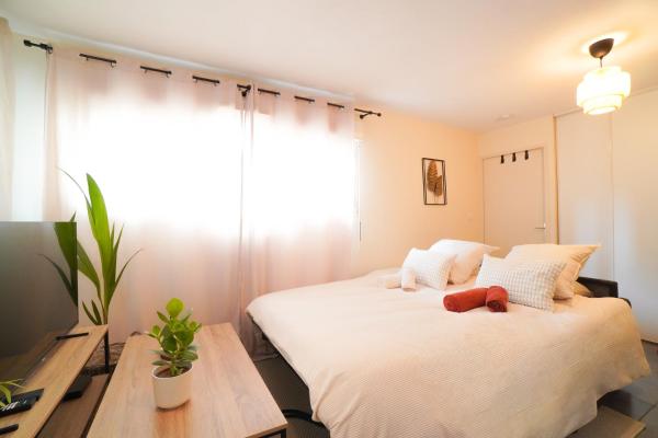 Modern Studio, Tram 5 Min From Partdieu, Wi-fi - Décines-Charpieu
